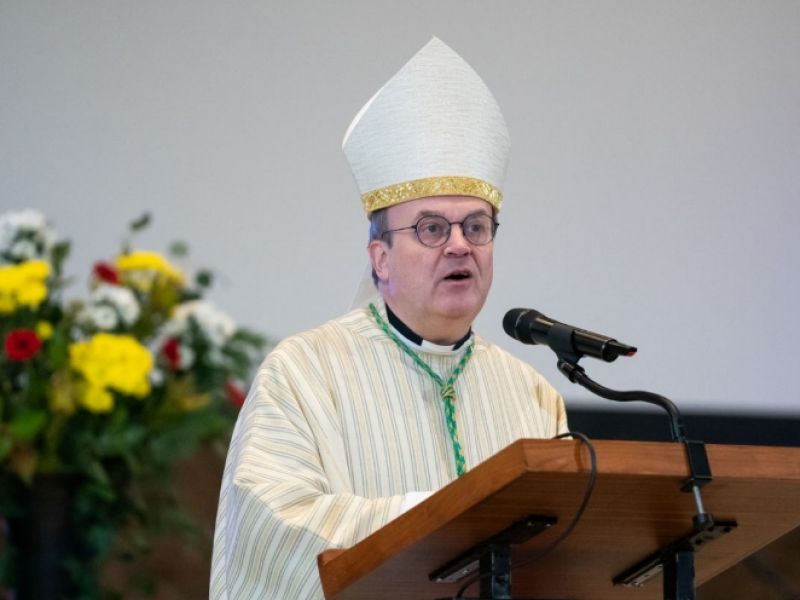 Bisschop Van den Hende: denkt u nog wel eens aan uw eigen doop?